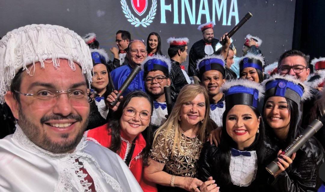 Celebração de conquistas na FINAMA: formatura dos FinaMáximos ...